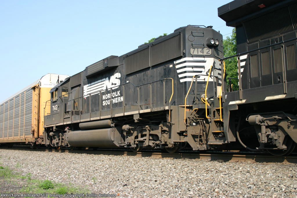 NS 7142